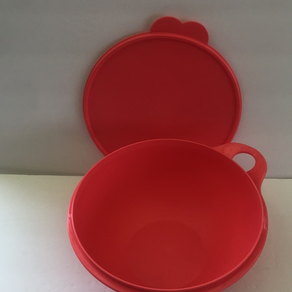 Tupperware | Kitchen | Tupperware Set Of 3 Thatsa Thats A Mixing Bowl ...